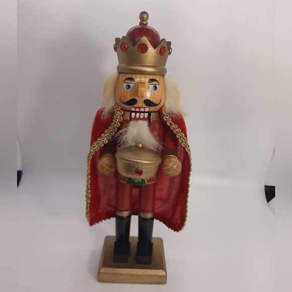 Holiday | Christmas Wise Man With Gift Wooden Nutcracker | Poshmark